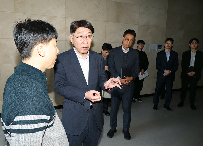 전주시 대표사이트 > 전주소식 > 시정뉴스룸 > 사진자료 > 전주에코시티 DK-mall 임시휴업 현장방문(읽기)